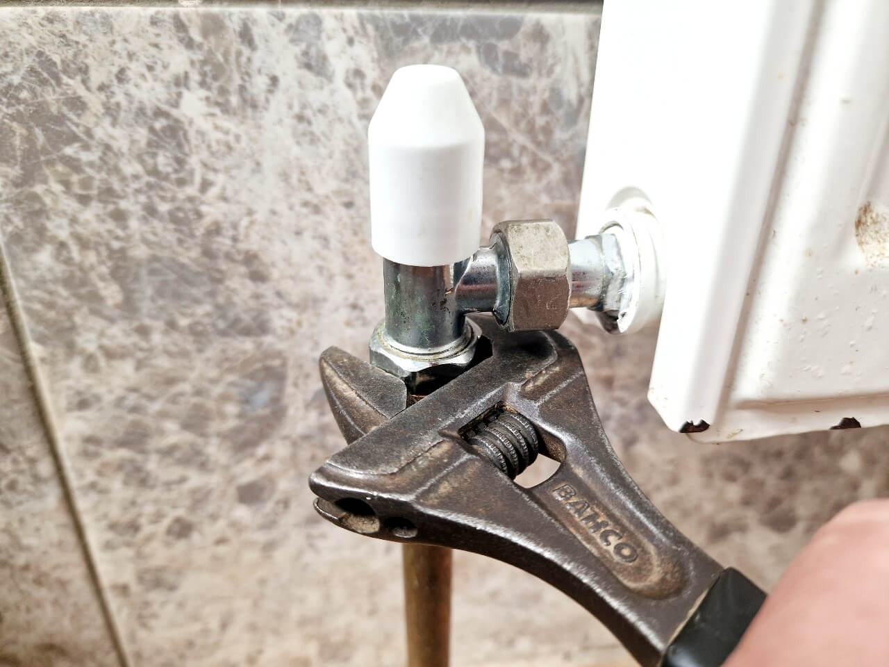 How to Replace a Radiator Valve: Step-by-Step Guide