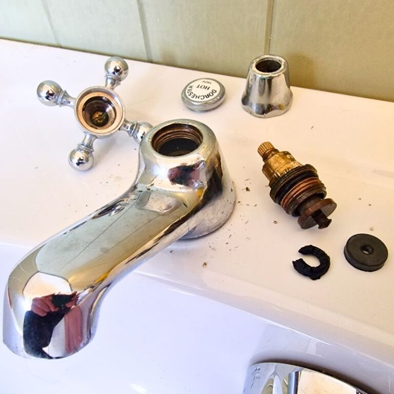 How to Change a Tap Cartridge: Single or Double Lever Mixers